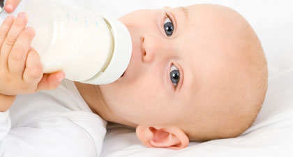 Comment choisir le bon lait pour son bébé - lait bio bébé - lait de ...